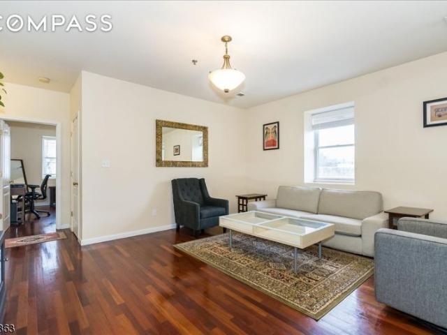 33 New York Ave 2A, Newark, NJ
