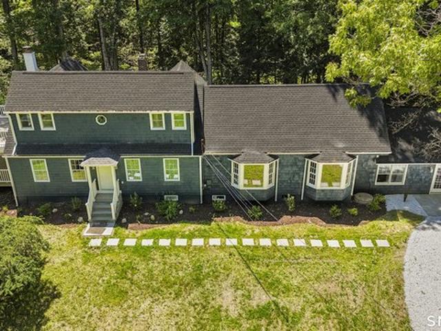 33 Old Stagecoach Rd, Redding, CT 06896