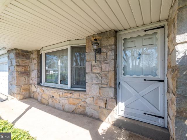 33 Onyx Ln, Gilbertsville, PA 19525 | MLS #PAMC2175 | Compass