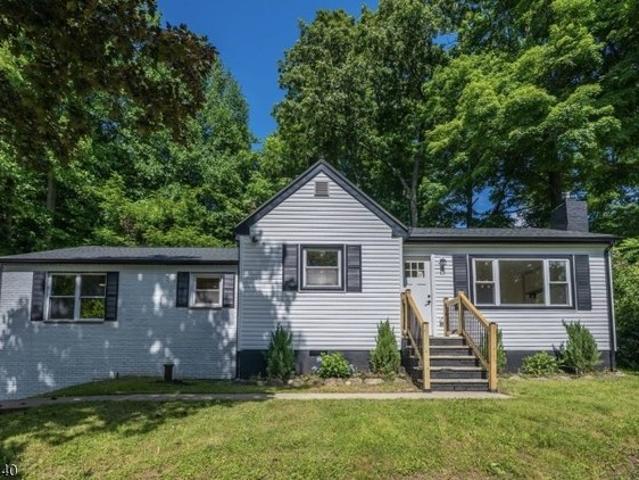 33 Orchard Dr, Vernon, NJ 07462