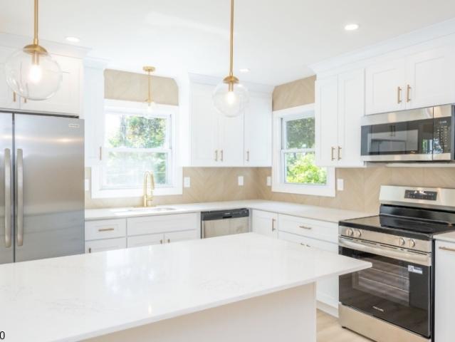 33 Orchard Dr