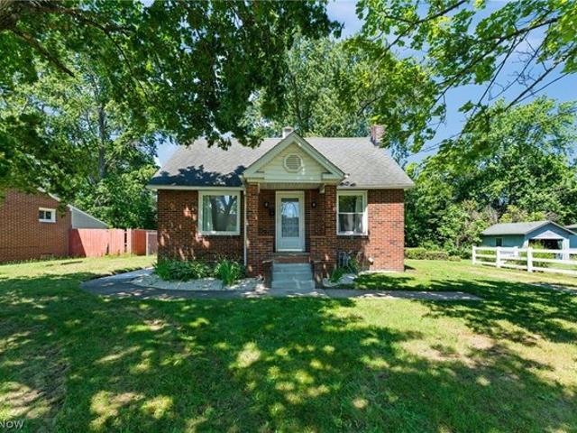33 Parkway Blvd, Alliance, OH 44601