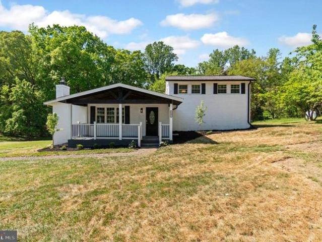 33 Paynes Ln, Stafford, VA 22554