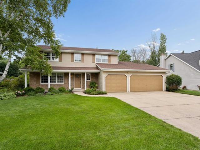 33 Pheasant Ct, Appleton, WI 54915