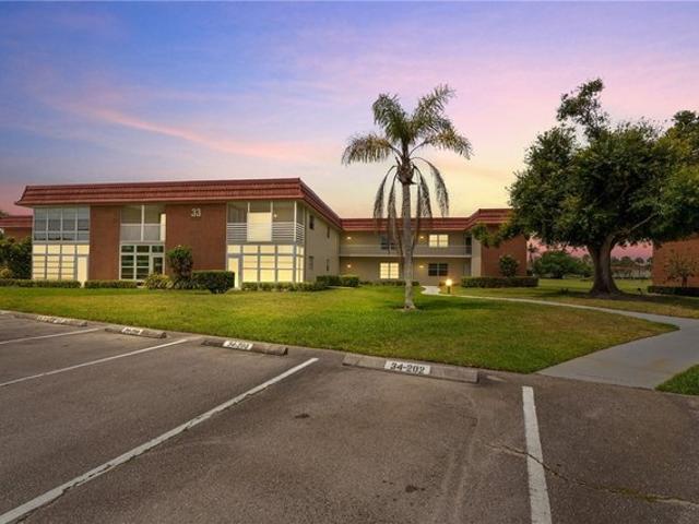 33 Pine Arbor Ln Apt 102, Vero Beach, FL 32962