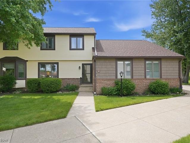 33 Picadilly Ct, Kent, OH 44240