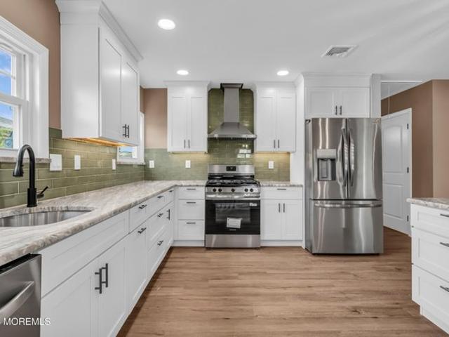 33 Pirogue St, Toms River, NJ 08757