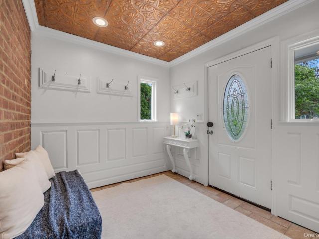33 Poplar Pl, Port Washington, NY 11050 | MLS #989476 | Compass