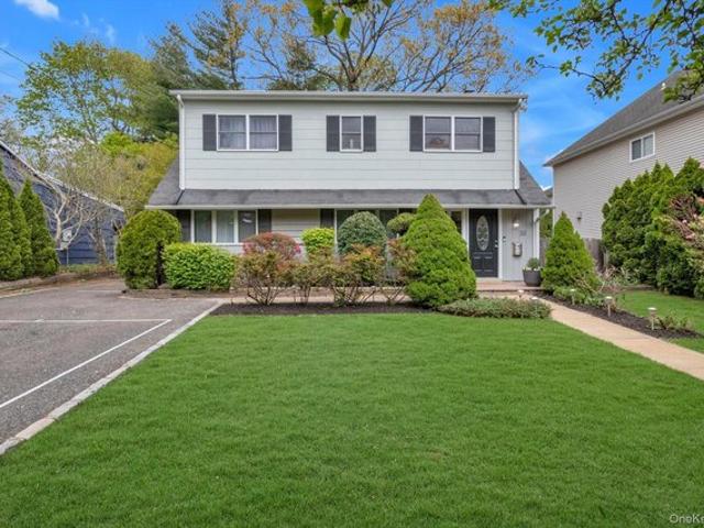 33 Poplar Pl, Port Washington, NY 11050