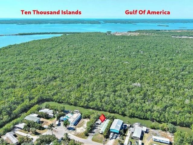 33 Plantation Dr, Everglades City, FL 34139
