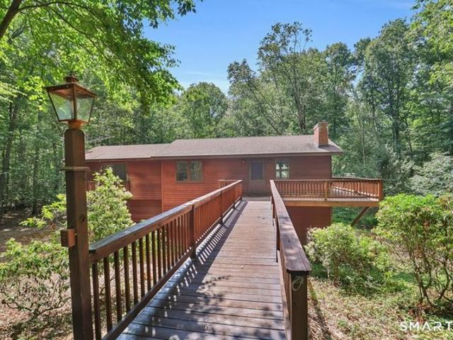 33 Quiet Woods Rd, East Hampton, CT 06424