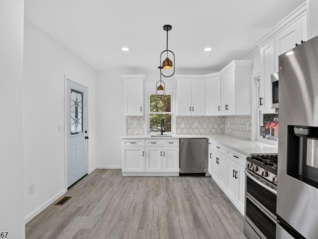 33 Race St