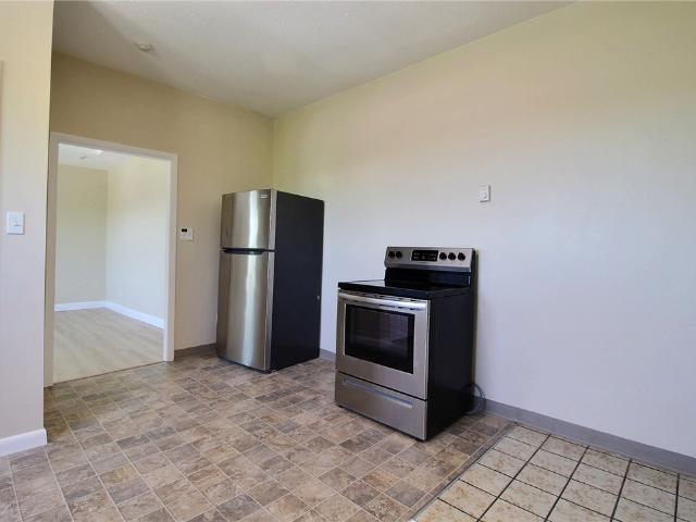 33 Railroad Avenue 1