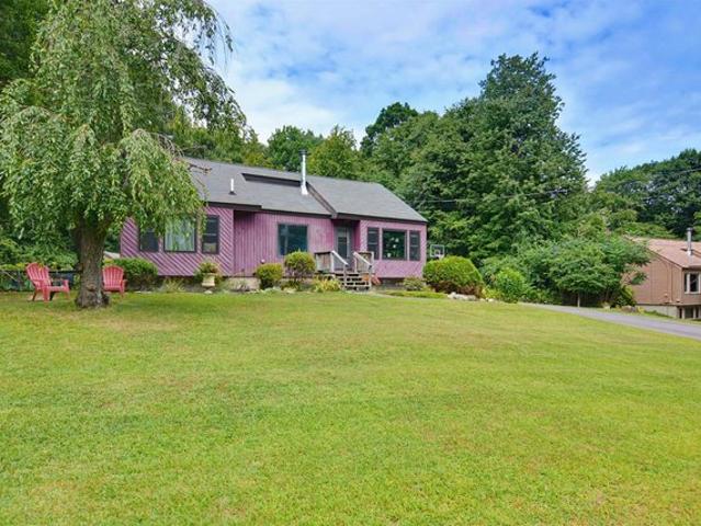 33 Redfield Cir, Derry, NH 03038