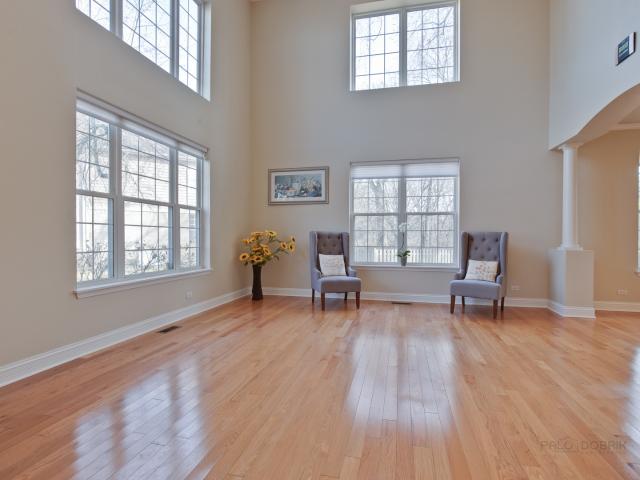 33 River Oaks Cir E, Buffalo Grove, IL 60089 | MLS #12598 | Compass