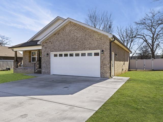 33 Rogers Dr
