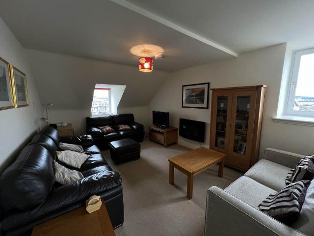 33 Royal Apartments, 15 Union Street DD1, 1 bed flat to rent, £500 pcm | PrimeLocation
