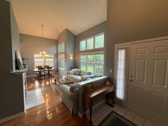 33 S Barton Trail