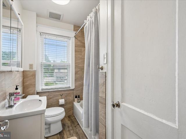 33 S Harwood Ave, Upper Darby, PA 19082 | MLS #PADE2113