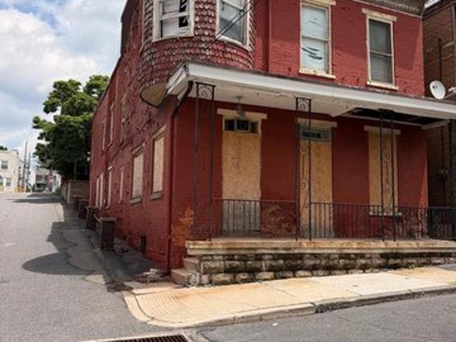 33 S Saint Peter St, Schuylkill Haven, PA 17972