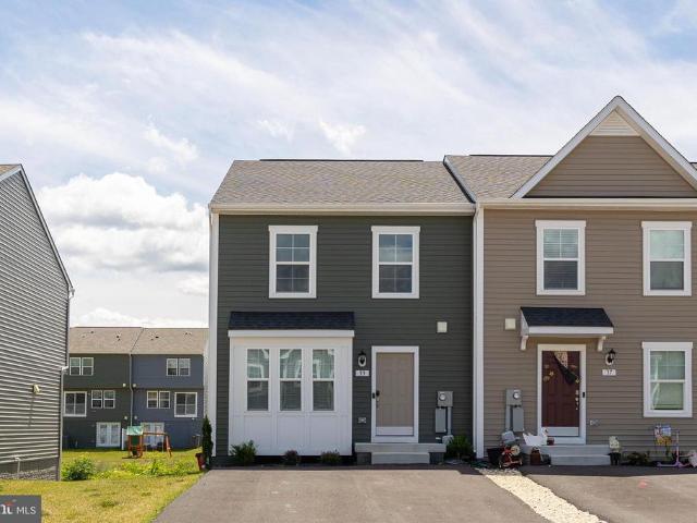 33 Scrub Pine Court