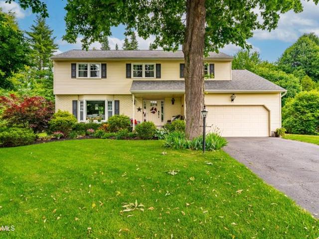 33 Sheffield Dr, Delmar, NY 12054