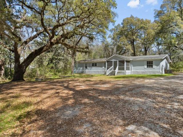 33 Shipyard Rd, Freeport, FL 32439