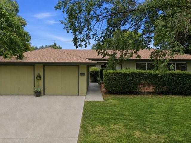33 Simmons Way, Davis, CA 95616