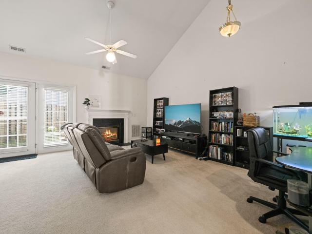 33 Signet Drive