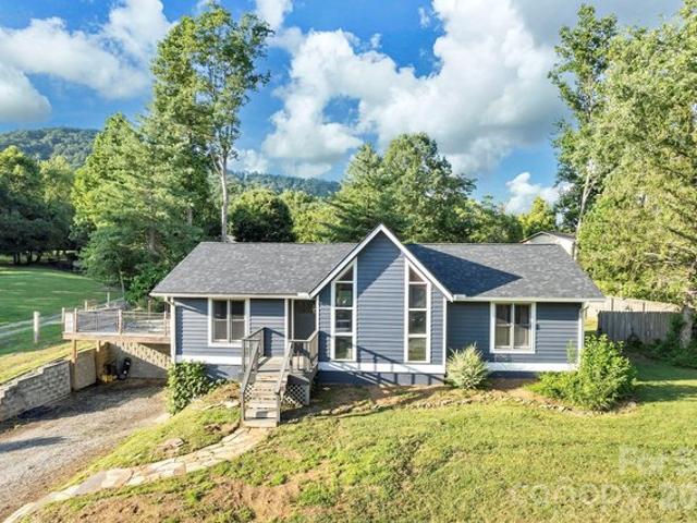 33 Souther Rd, Hendersonville, NC 28732