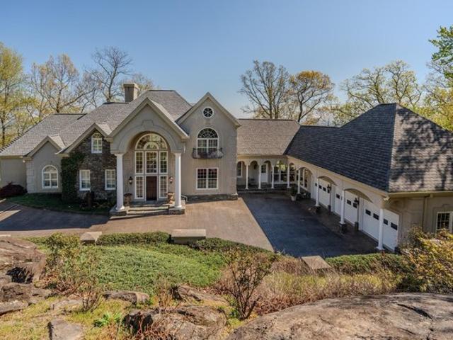 33 Southview Ledge Rd, Landrum, SC 29356