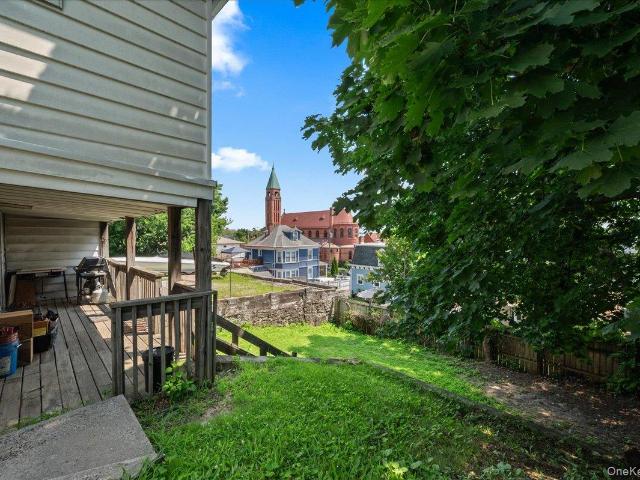 33 Soundview Street