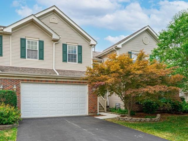 33 Stonegate Ln, Streamwood, IL 60107