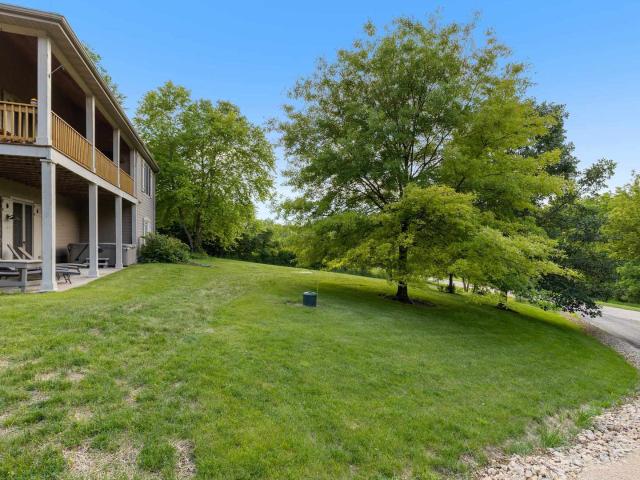 33 Sugarcreek Trail