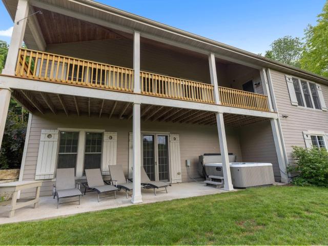 33 Sugarcreek Trail