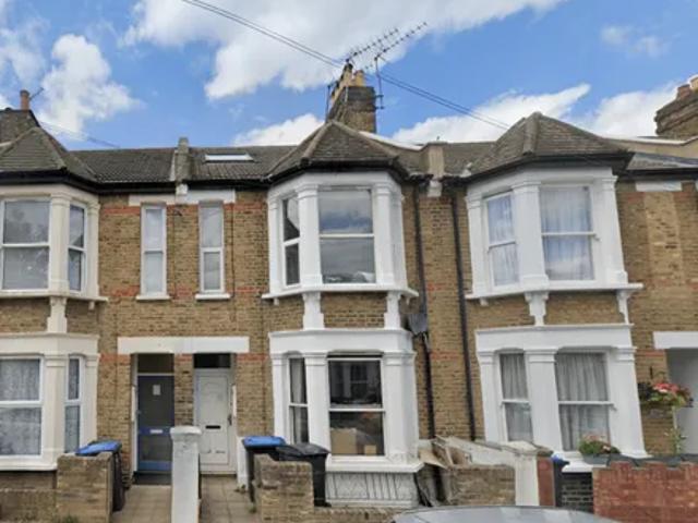 33A Hazel Road, London, NW10 5PP, United Kingdom | 3 bed apartment for rent #138933259 | Rentberry