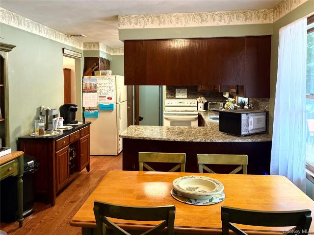 33A Hillside Avenue