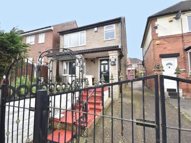 33a Woodthorpe Road, Sheffield 4 bed detached house to rent.