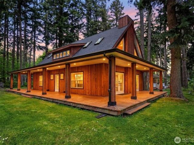 33G Mukilteo Way, Hat Island, WA 98206