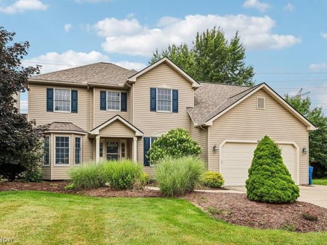 30041 Westminster Dr, North Olmsted, OH 44070