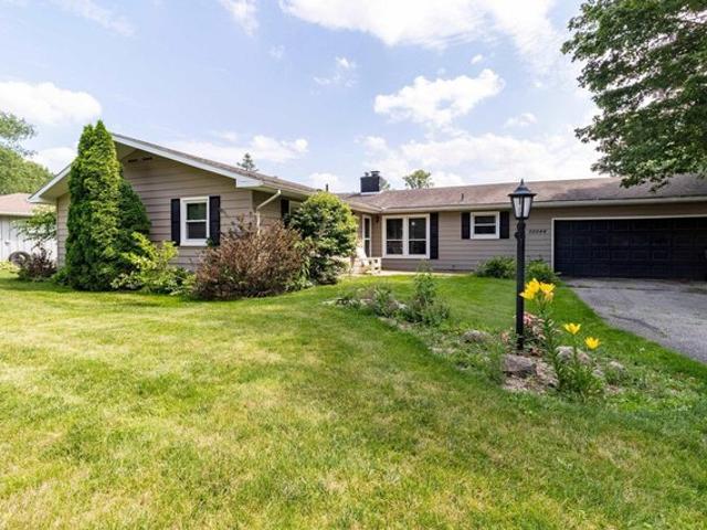 30046 Westlake Dr, Elkhart, IN 46514
