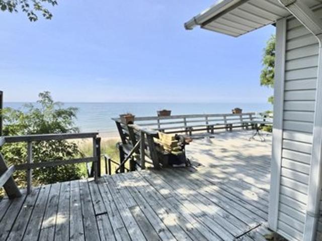 30048 Lake Bluff Dr, Covert, MI 49043