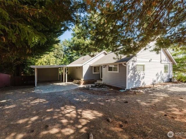 3004 Olympus Dr NE, Bremerton, WA 98310