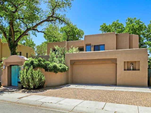 3004 Calle De Alamo NW, Albuquerque, NM 87104