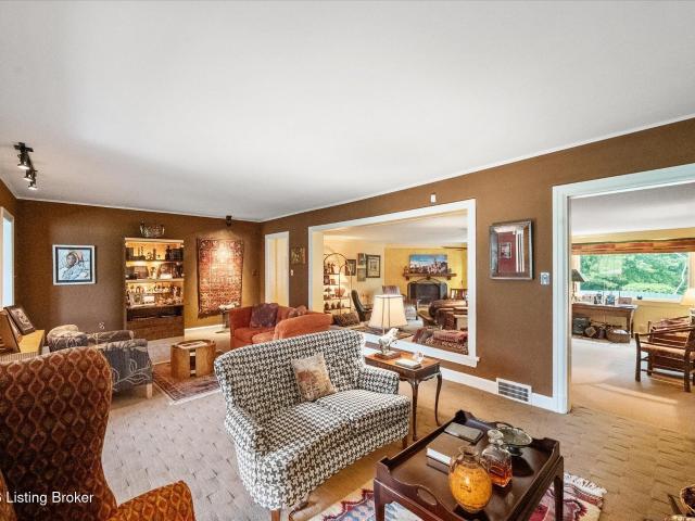 3004 Colonial Hill Rd