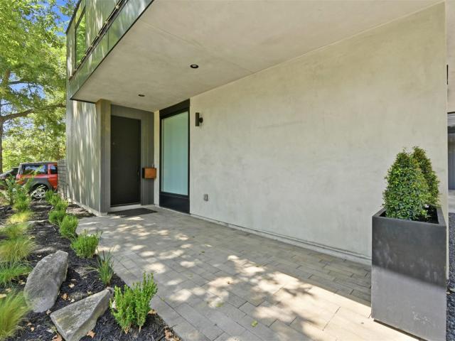 3004 Fontana Dr