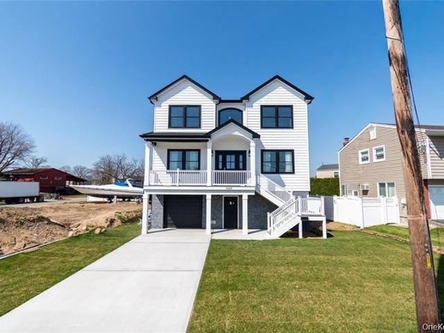 3004 Harbor St, Baldwin, NY 11510
