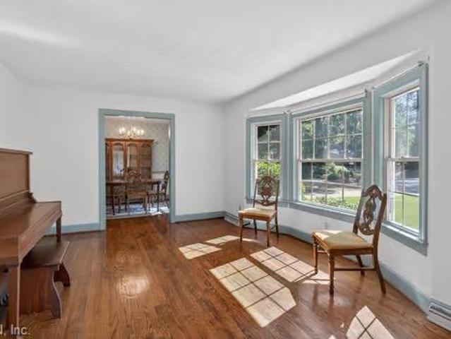 3004 Royal CT
