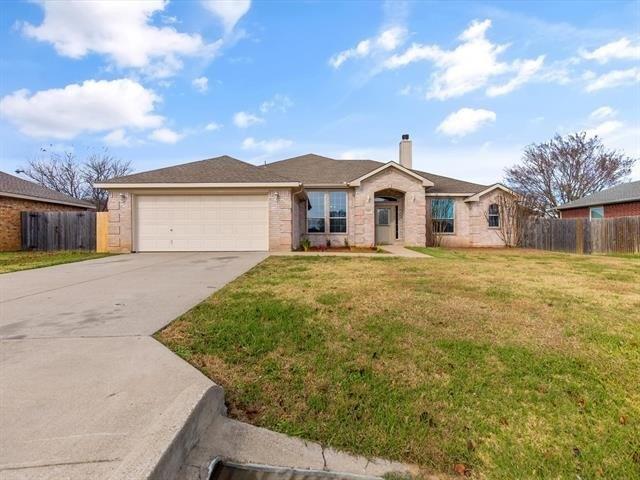3004 Stroll Dr, Granbury, TX 76049