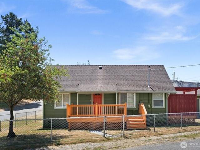 3004 S Warner St, Tacoma, WA 98409